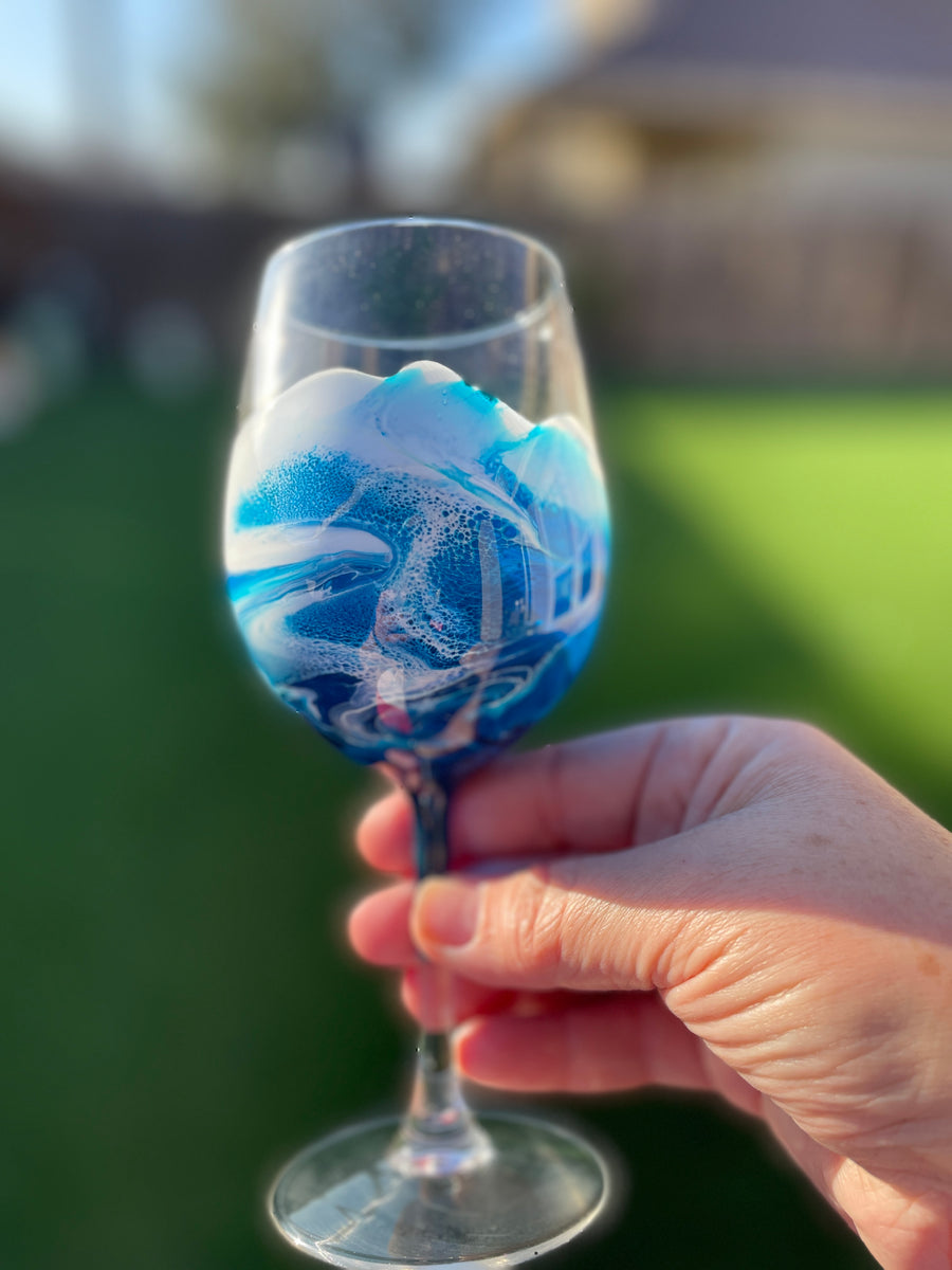 Beach Resin Wine Glass – Gypsy Finns